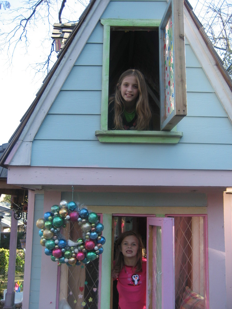 The Most Incredible Kids' Tree House You'll Ever See?