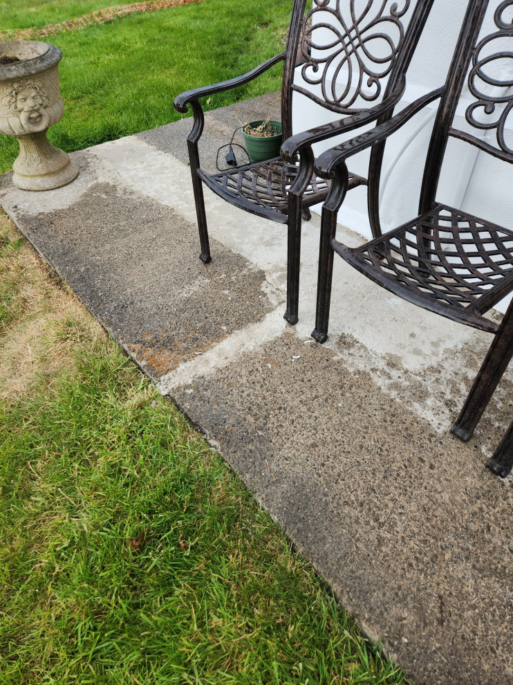 Topping on a concrete path | Houzz UK