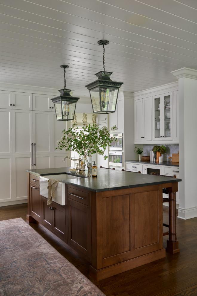 Dunham House - Traditional - Kitchen - Chicago - by Laura Design ...