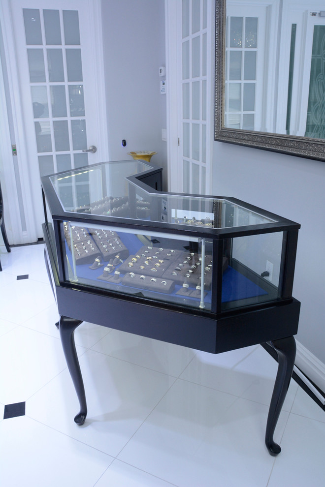 Queen Anne Display Cases - Contemporary - New York - by Display-Smart ...