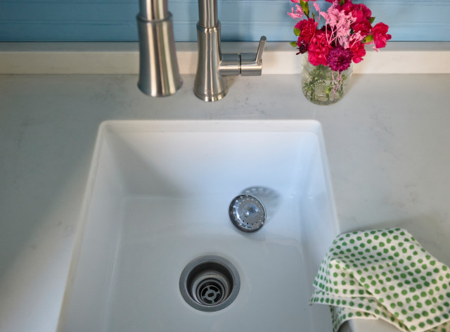 Eden Crisp White Fireclay 18" Single Bowl Undermount Kitchen Sink ...