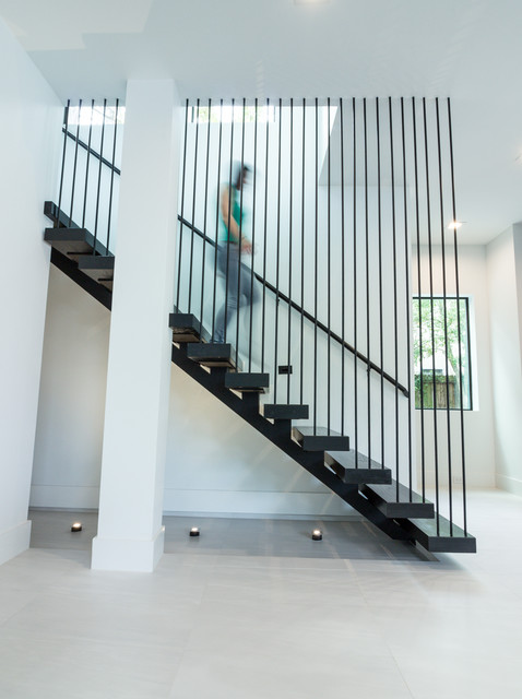 Vertical Bar Stair Railing - Memorial Houston Modern Home - Modern ...