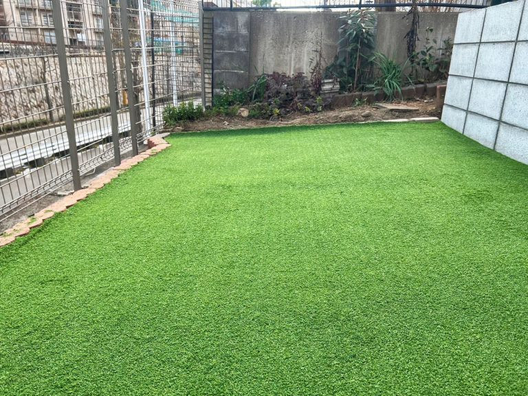 わんちゃんが喜ぶ！ペット用人工芝のあるお庭 - Landscape - Kobe - by 株式会社 グッドツーガーデン | Houzz
