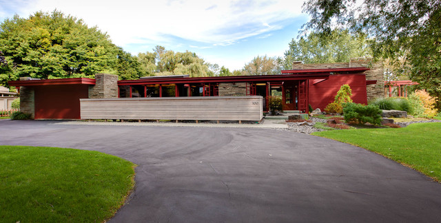 Houzz Tour: Major Renovations Aid a Usonian Home