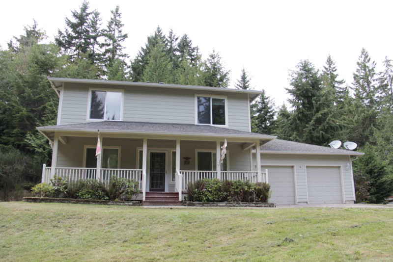 How to add interest to blank space between windows.