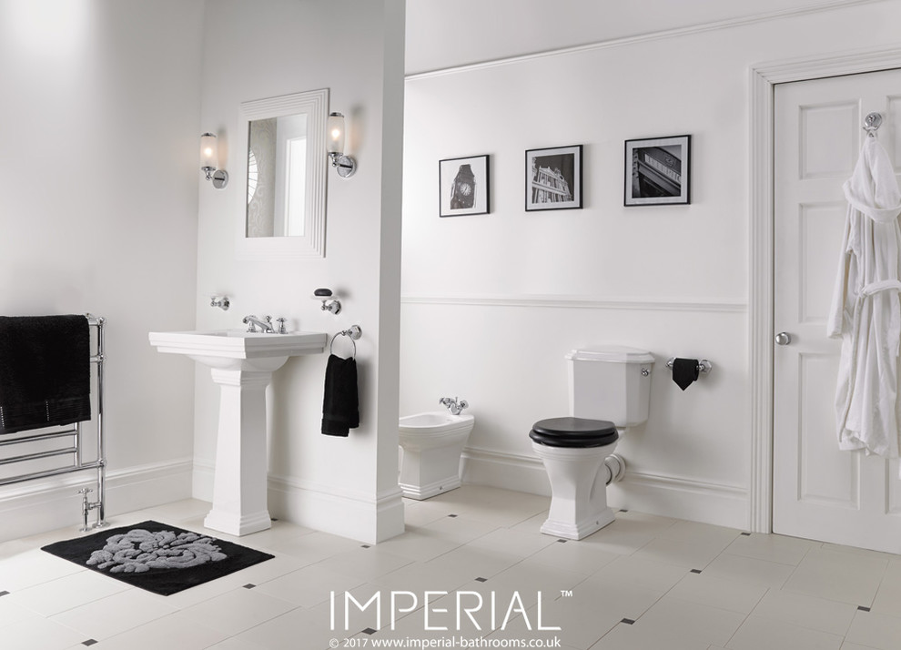 10 Traditional Features to Make Your Bathroom an Instant Classic