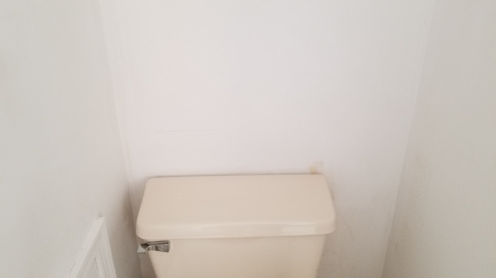 Toilet not centered on other side of half-wall | Houzz Forum