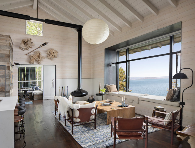 Houzz Tour: A Rustic Lakeside Home Designed for Family Gatherings ...