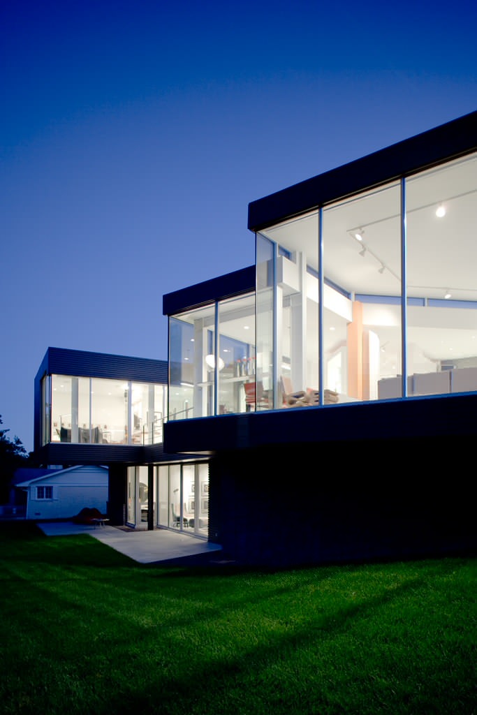 Find High Architecture When Home Gently Meets Ground