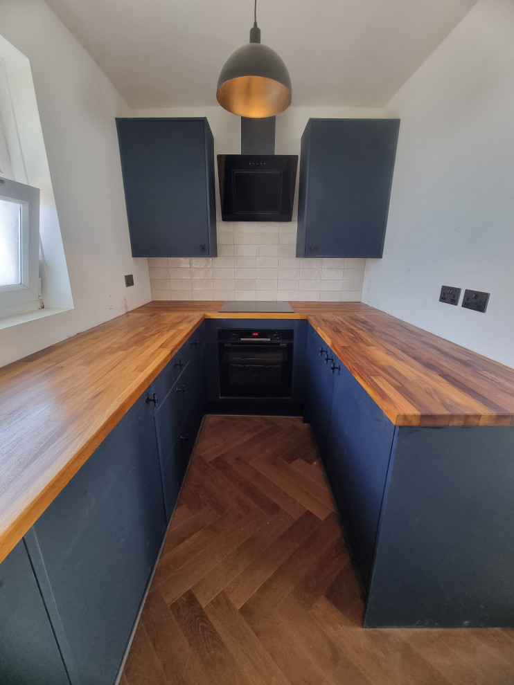 Blue Accent Kitchen - Modern - Kitchen - London - by ZIMMEREI LTD | Houzz