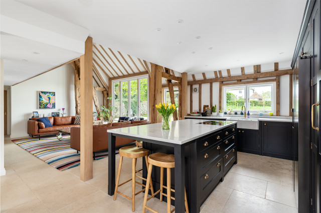 Kitchen Tour: A Traditional Look for a Sensitively Converted Barn ...