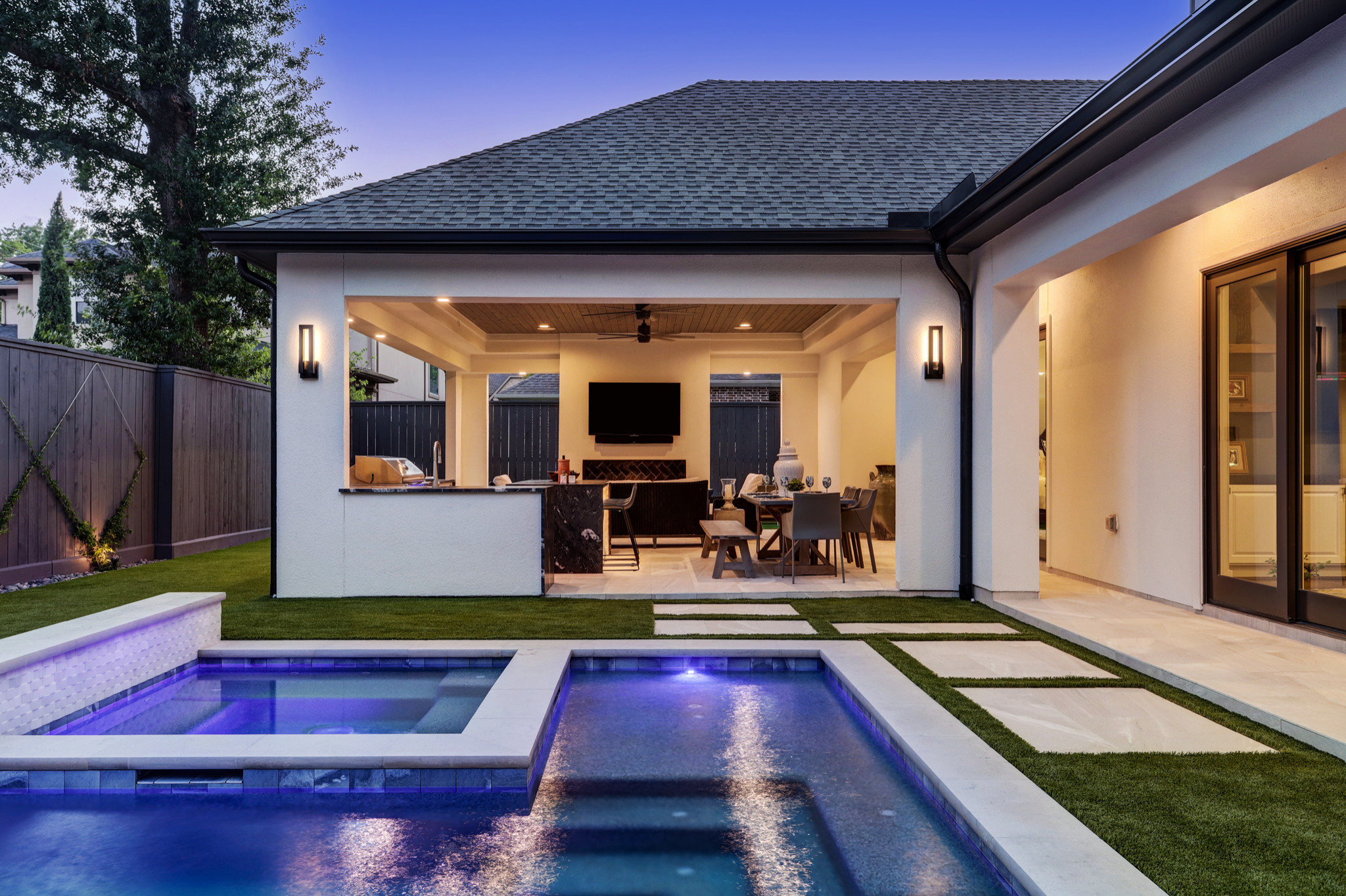 Houzz Patios Pool Stepped Sanctuary: World's Greatest Pools Award