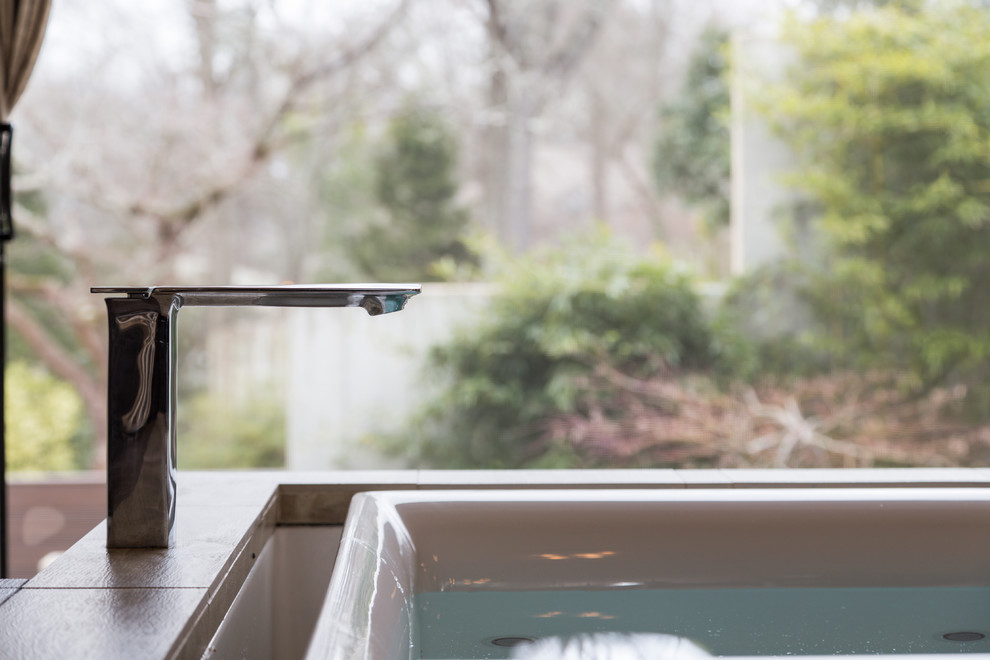 Alexander Modern Homes Project AMH-A : Master Bathroom Modern Fixture ...