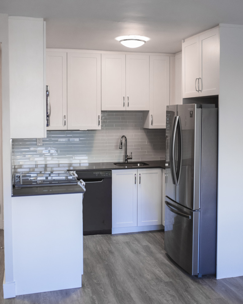 Perfect Compact Modern Kitchen - Modern - Kitchen - Toronto - by ESW ...