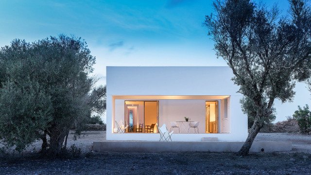 Houzz Tour: Spanish Island Home With Natural Materials