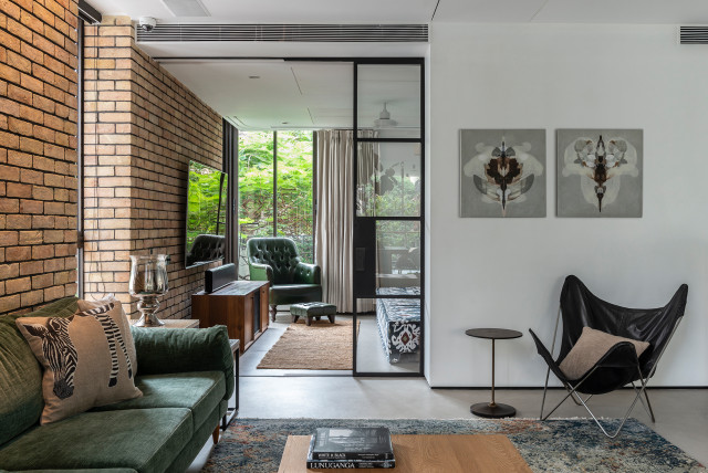 A Central Courtyard Offers Indoor-Outdoor Connection | Houzz AU
