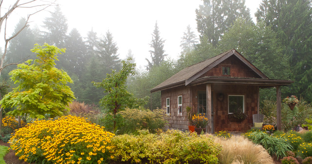 Great Garden Combo: A Fall Landscape Scene That Lasts