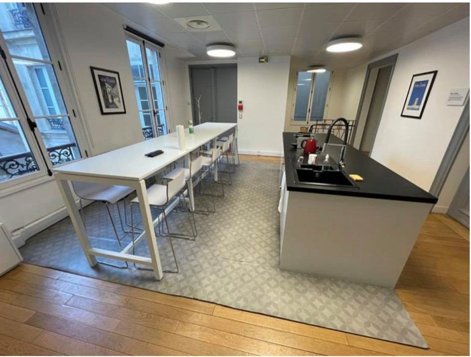 Paris - Pose d'un sol en PVC pour une entreprise - Clásico - Cocina ...