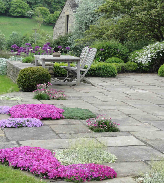 A Beginner’s Guide to Natural Stone Patios