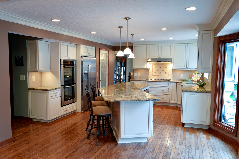 Transitional Kitchens - Transitional - Kitchen - Cleveland - by Hurst ...
