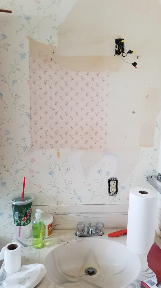 Light fixture in bathroom problem