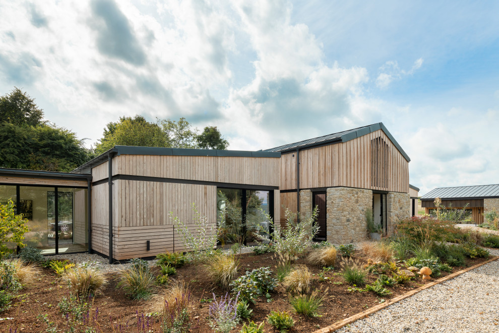 Higher Dorsley - view towards the entrance - Farmhouse - Exterior ...