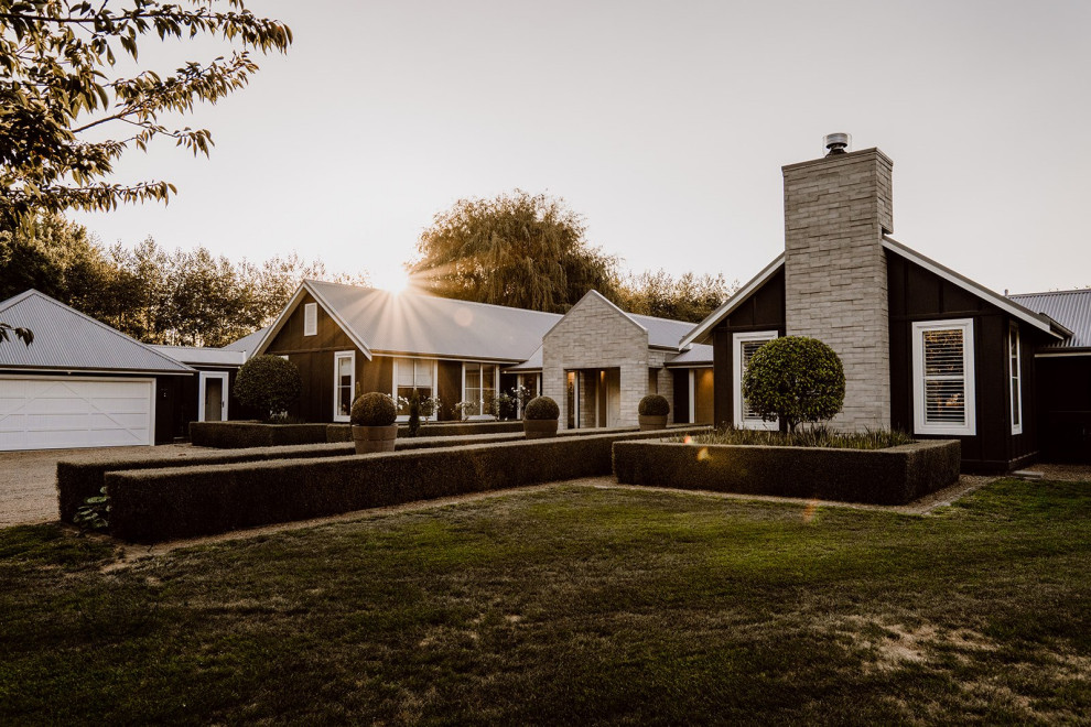 Hunter Lane House - Farmhouse - Exterior - Hamilton - by Turner Road ...