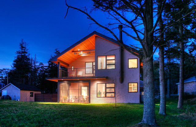 Houzz Tour: Modest, Modern and Zen Cabin in Maine
