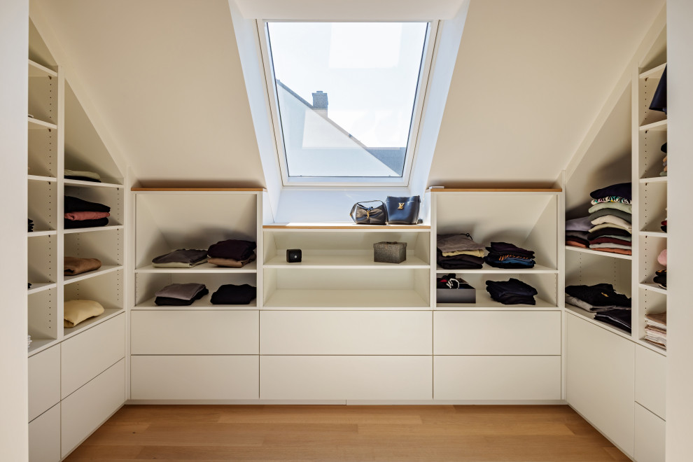 VEREDELT - Modern - Ankleidezimmer - Düsseldorf - von ONE!CONTACT ...