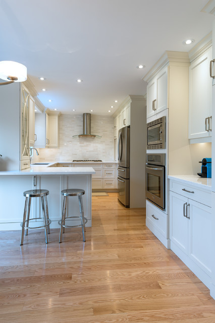 Small Traditional Kitchen in Oakville - Kitchen - Toronto - by Oakville ...