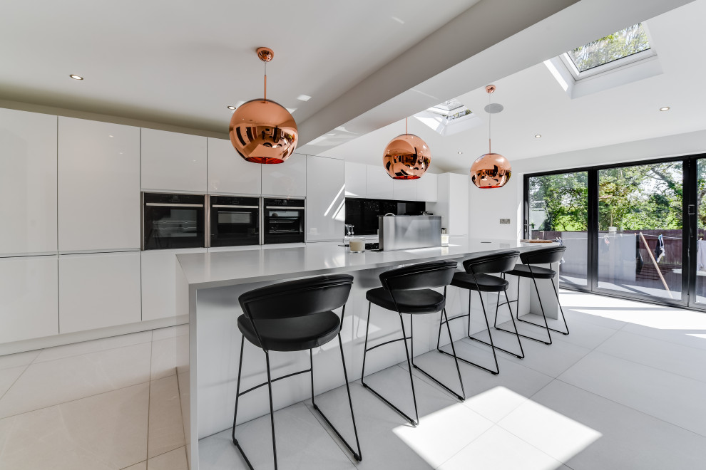 Strada Gloss Kitchen by Homestyle Kitchens - Contemporary - Kitchen ...