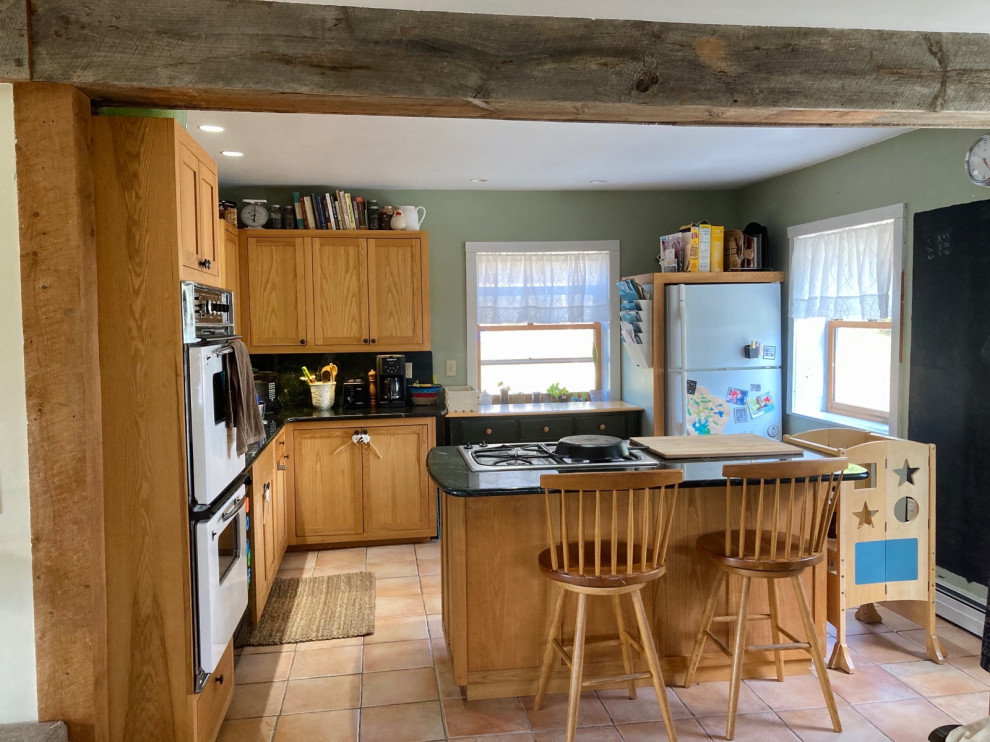 Kitchen with 90s colors baked in | Houzz Forum