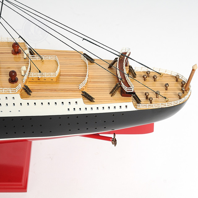 Queen Mary Cruise Ship Model - Beach Style - Decorative Objects And ...