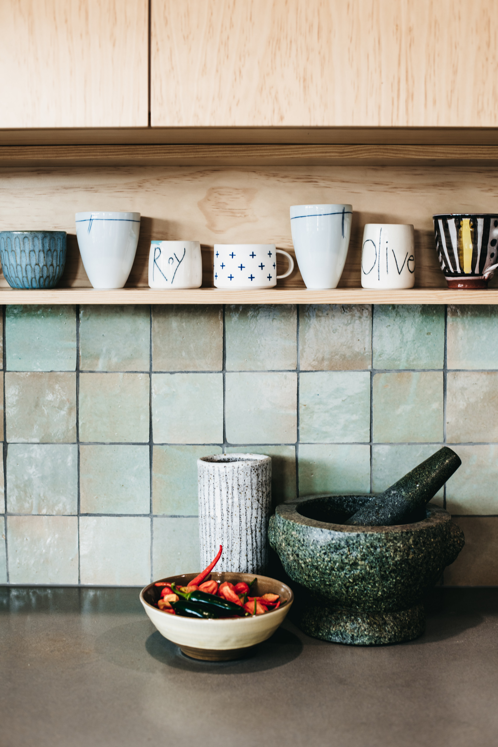 Small Moves, Big Impact: A 1970s Brick Home Reborn for $200,000 | Houzz NZ