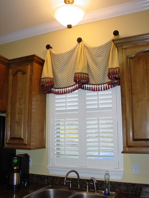 Pleated Valance with Decorative Finials - Traditional - New Orleans ...