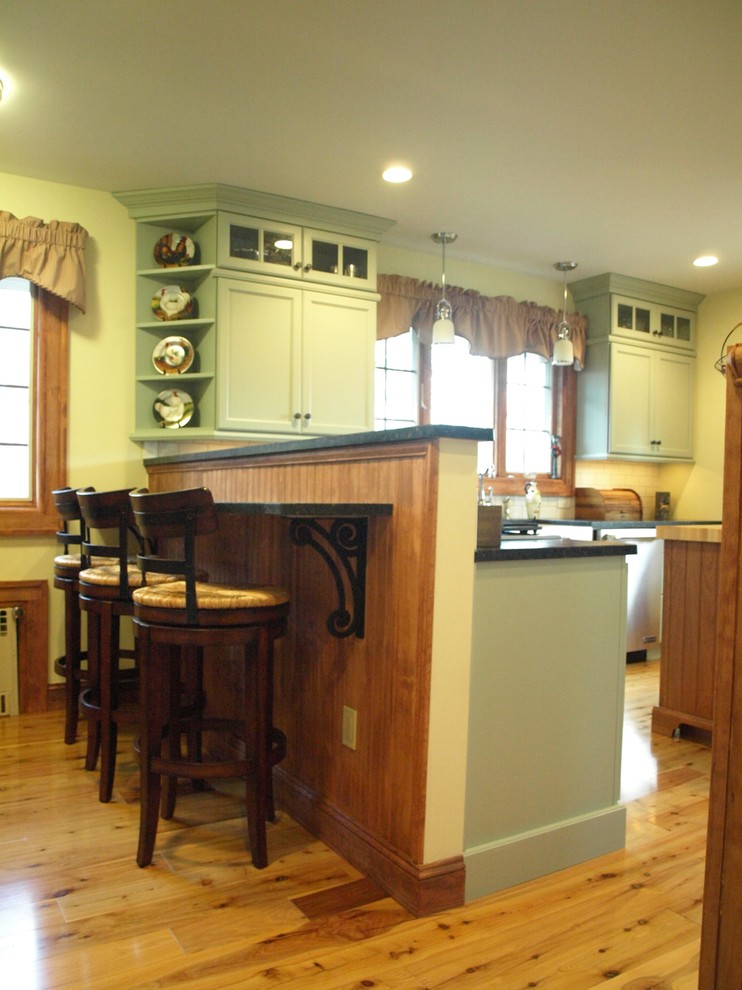 Wood Paneling - Farmhouse - Kitchen - Newark - by KraftMaster Renovations