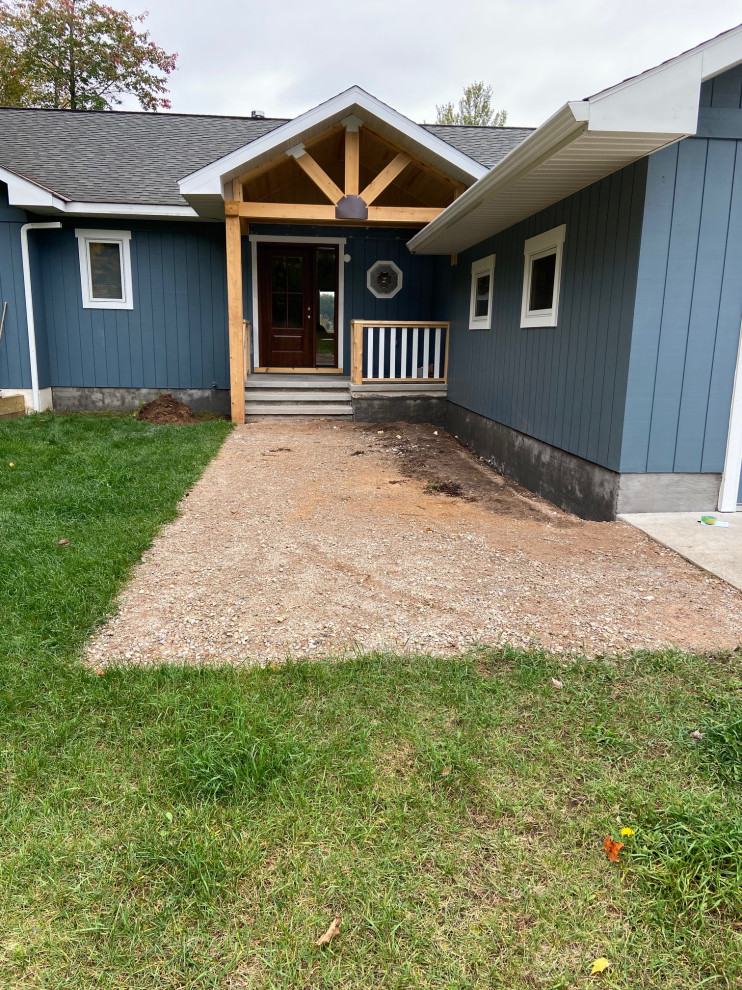 lake house front walkway design