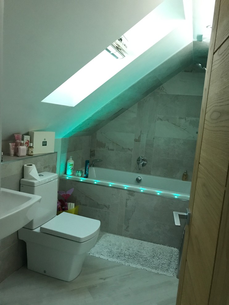 10 Lovely Loft Bathrooms Tucked Under a Sloping Roof | Houzz IE