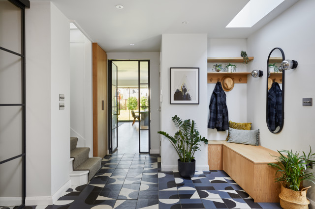An Expert Guide to Designing Hallway Lighting | Houzz IE