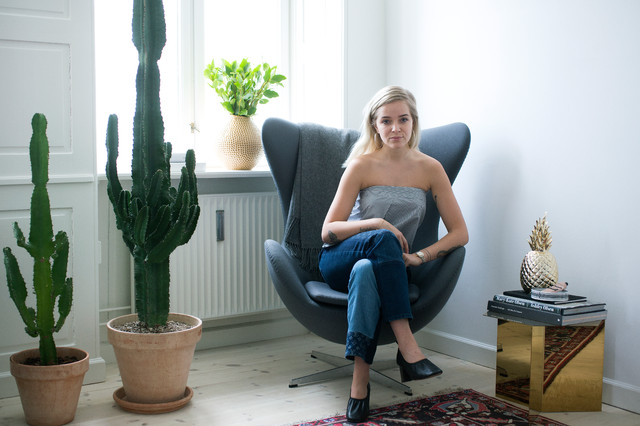 Houzz Tour: A Fashion Blogger With a Passion for Antique Furniture ...