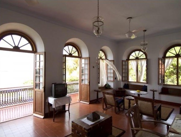 8 Decor Musts for British Colonial Style Lovers