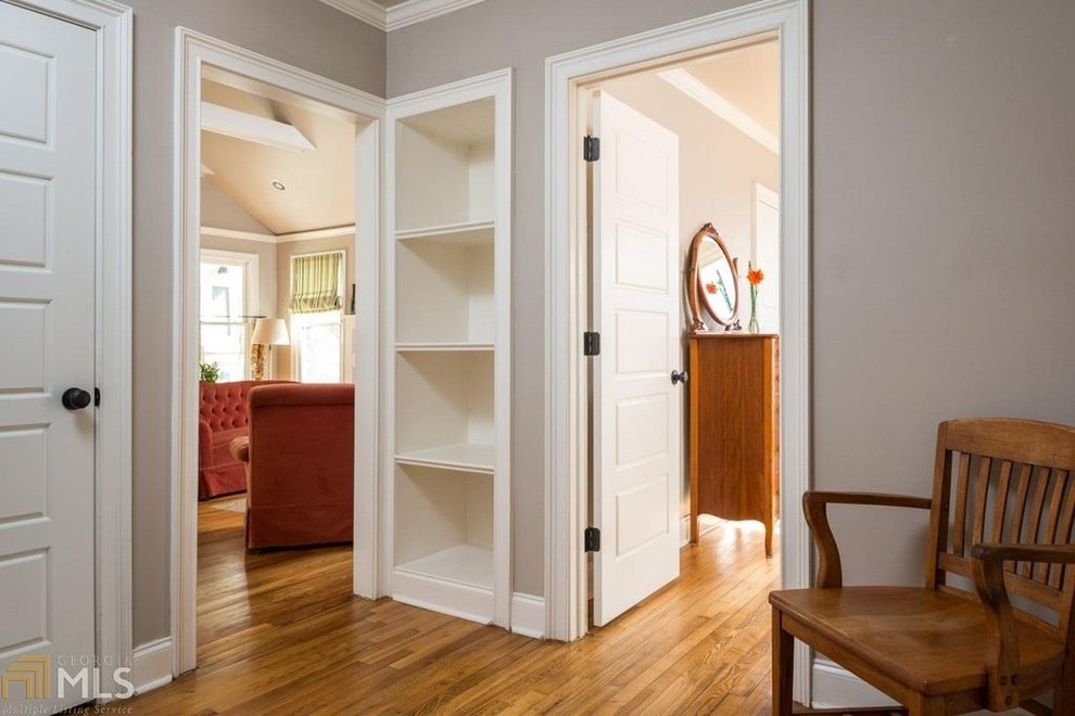 Need Bedroom Entry/Landing Design Ideas