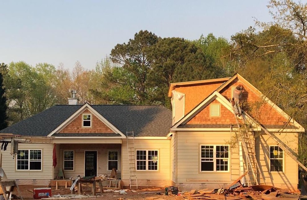 What color scheme on the exterior of the house??!