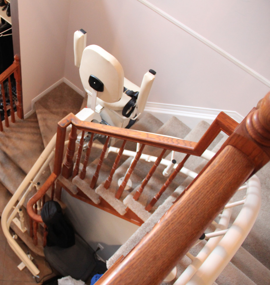 Custom Curved Stair Lifts - Moderne - Ottawa - par Next Step ...