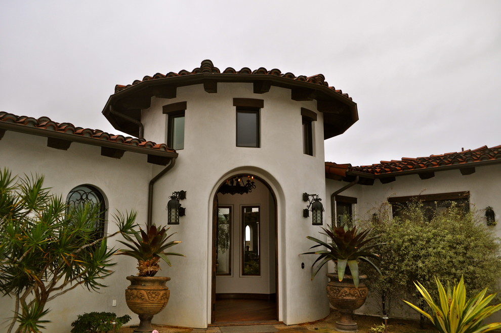 How do you decorate a turret?