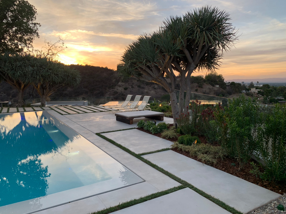 Concrete Finish Pool Deck - Modern - Los Angeles - by IHC CONSTRUCTION ...