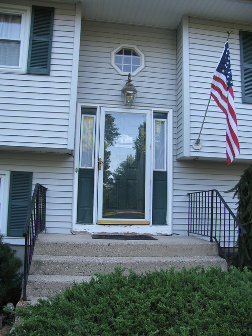 Need help with bi-level exterior and curb appeal