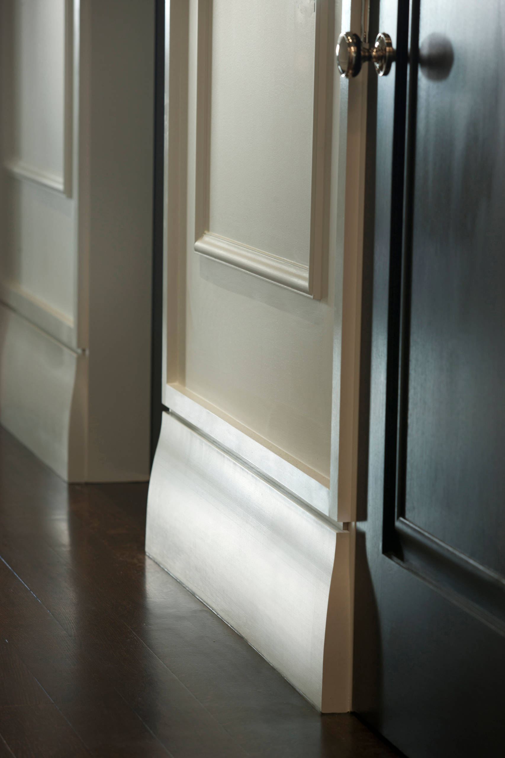 Use Trim to Modernize a Traditional Home — or Vice Versa