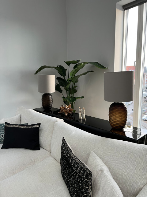 Lamper på konsol bord - Scandinavian - Living Room - Copenhagen - by ...