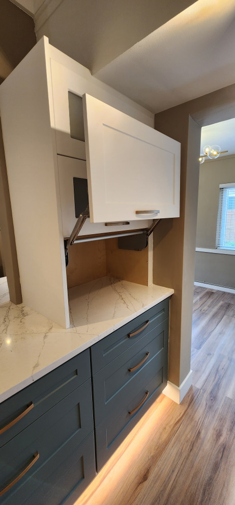 Beautiful Modern Kitchen Remodel Done in Two-Tone Color Cabinets ...